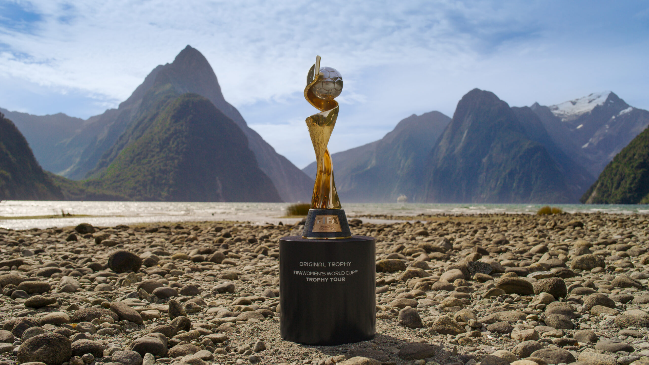 The FIFA Women’s World Cup trophy is in South Africa! - Centre Circle